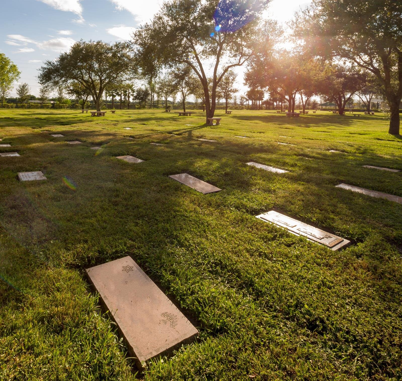 Cemetery Options | Eternal Light Memorial Gardens - Boynton Beach, FL