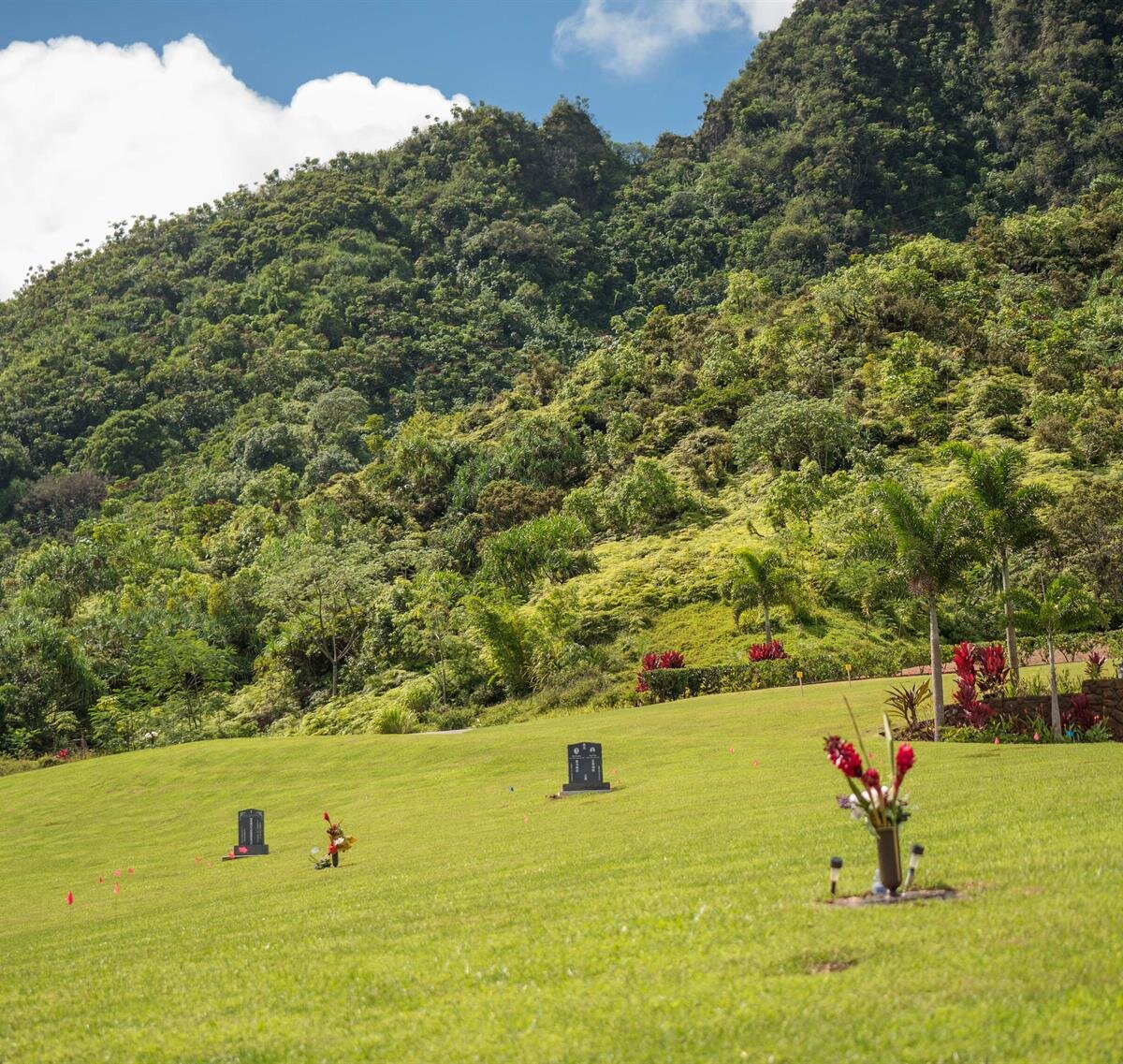 Oahu Cemetery and Burial Services | Valley of the Temples