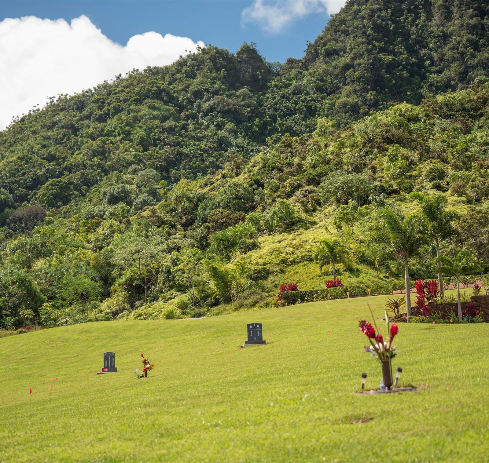 Oahu Cemetery and Burial Services | Valley of the Temples