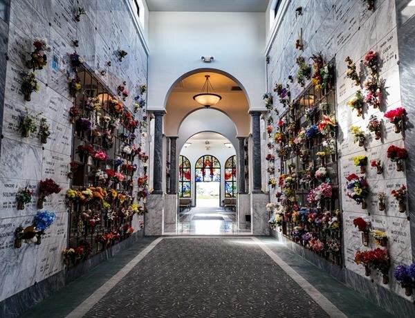 Trinity Memorial Gardens: Tampa Funeral Home & Cemetery