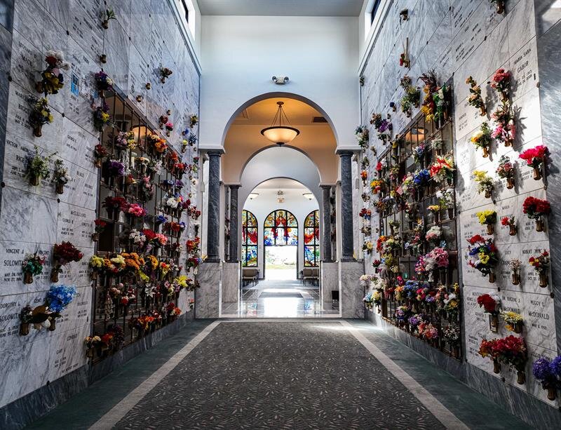 Trinity Memorial Gardens: Tampa Funeral Home & Cemetery