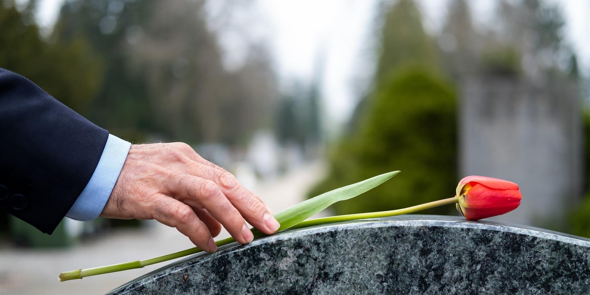 Funerals & Cremation | Holly Funeral Home - Waupaca, WI