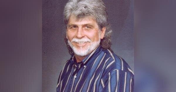 Mr. Robert H. Guth Obituary - Visitation & Funeral Information